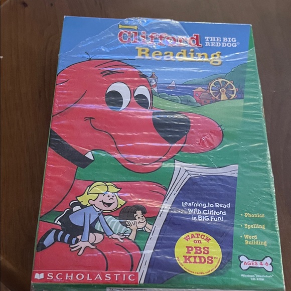 Scholastic | Other | Scholastic Clifford Reading Set Red And Blue ...